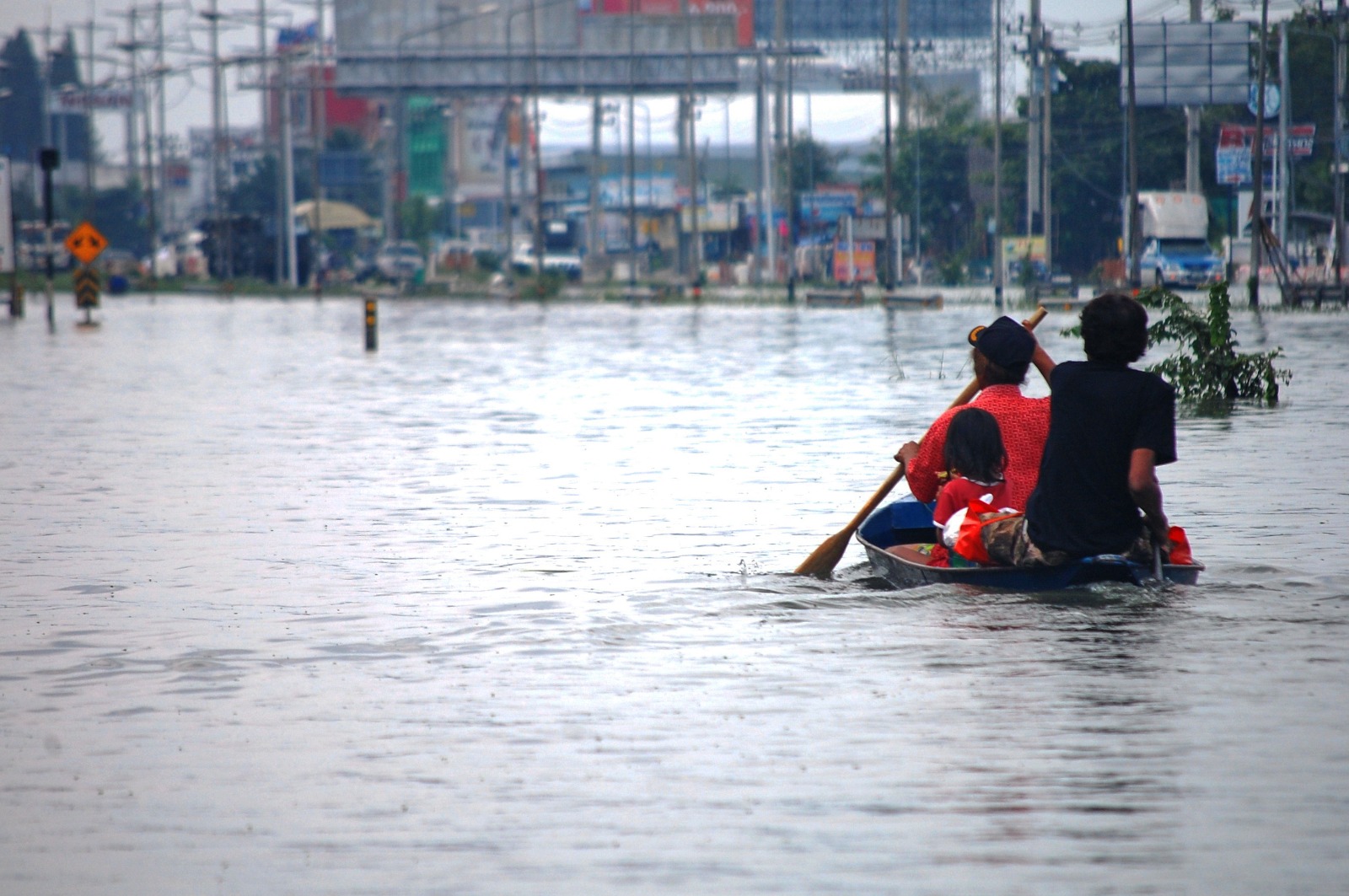 From Candles to Evacuation Plans : Basic Flood Safety Measures - Viva ...